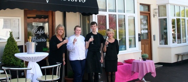 bistro-external-staff - FOODLOVER magazine